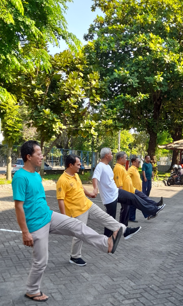 Senam Pagi di Departemen Teknik Mesin, Sekolah Vokasi UGM: Kesehatan ...